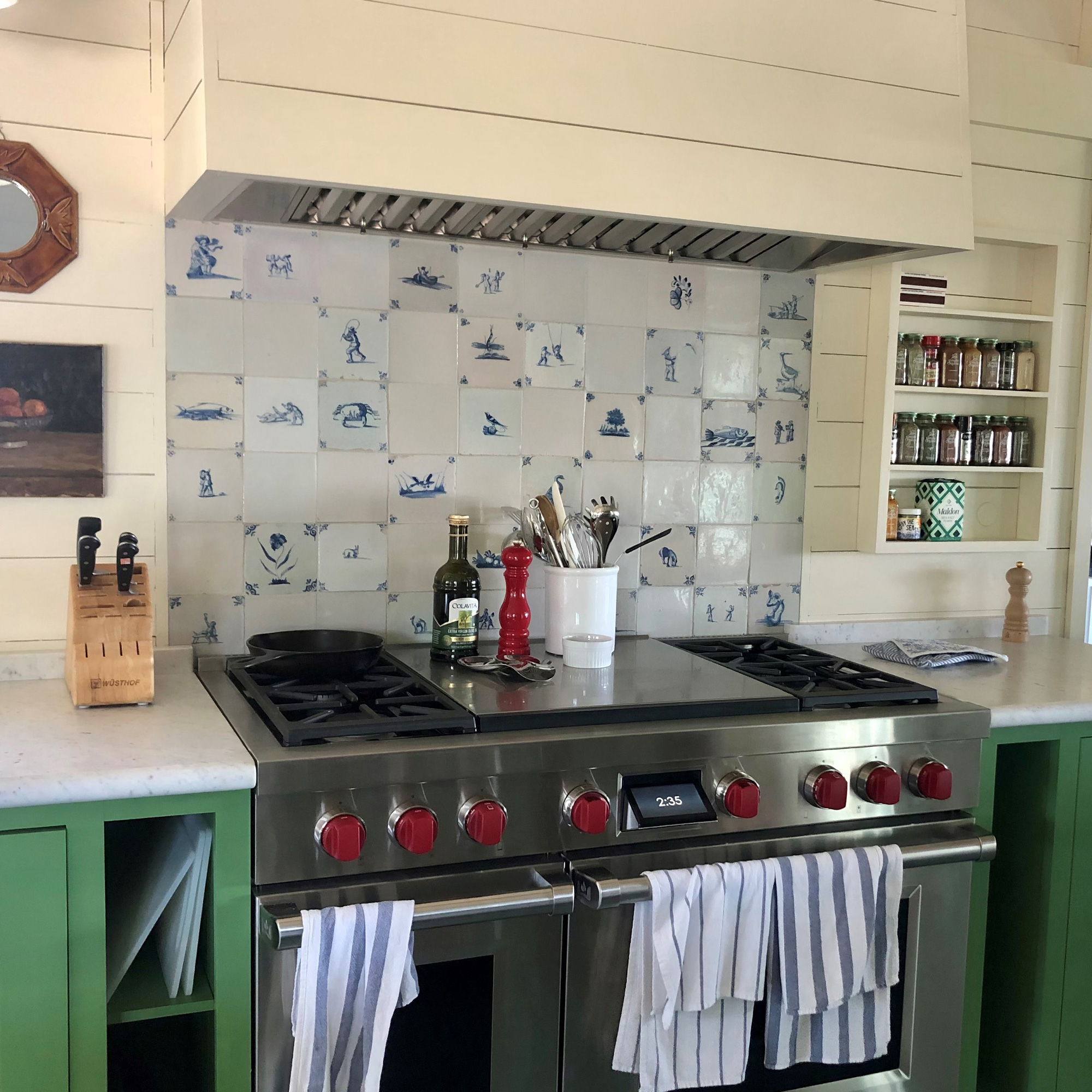 Tiling projects with antique Delft tiles