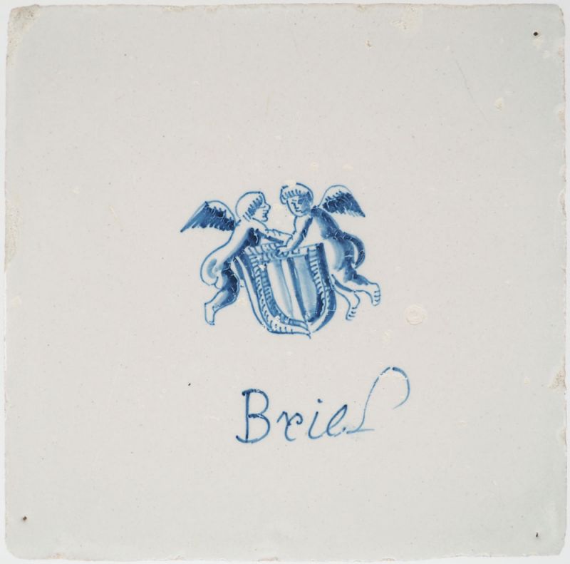 Antique Delft tile with coat of arms of Briel, 17th century