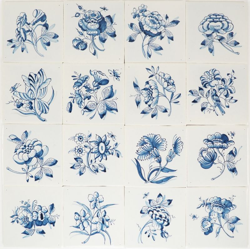 Hand-painted Delft tiles with large flowers in blue - Poarte P-3 series